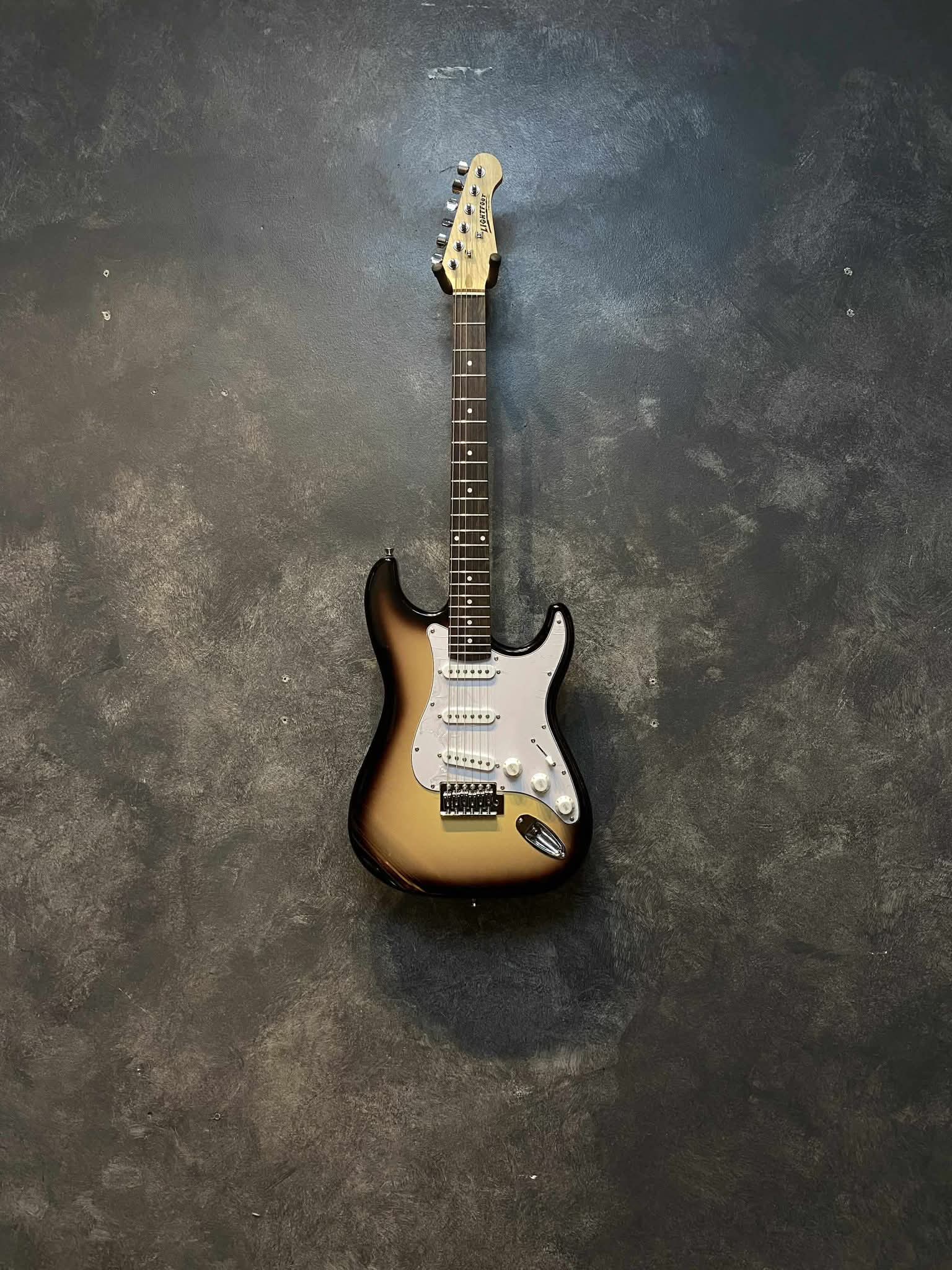 D&D Lightfoot ST Electric Guitar Package - Brown Sunburst | PIMA GUITARS