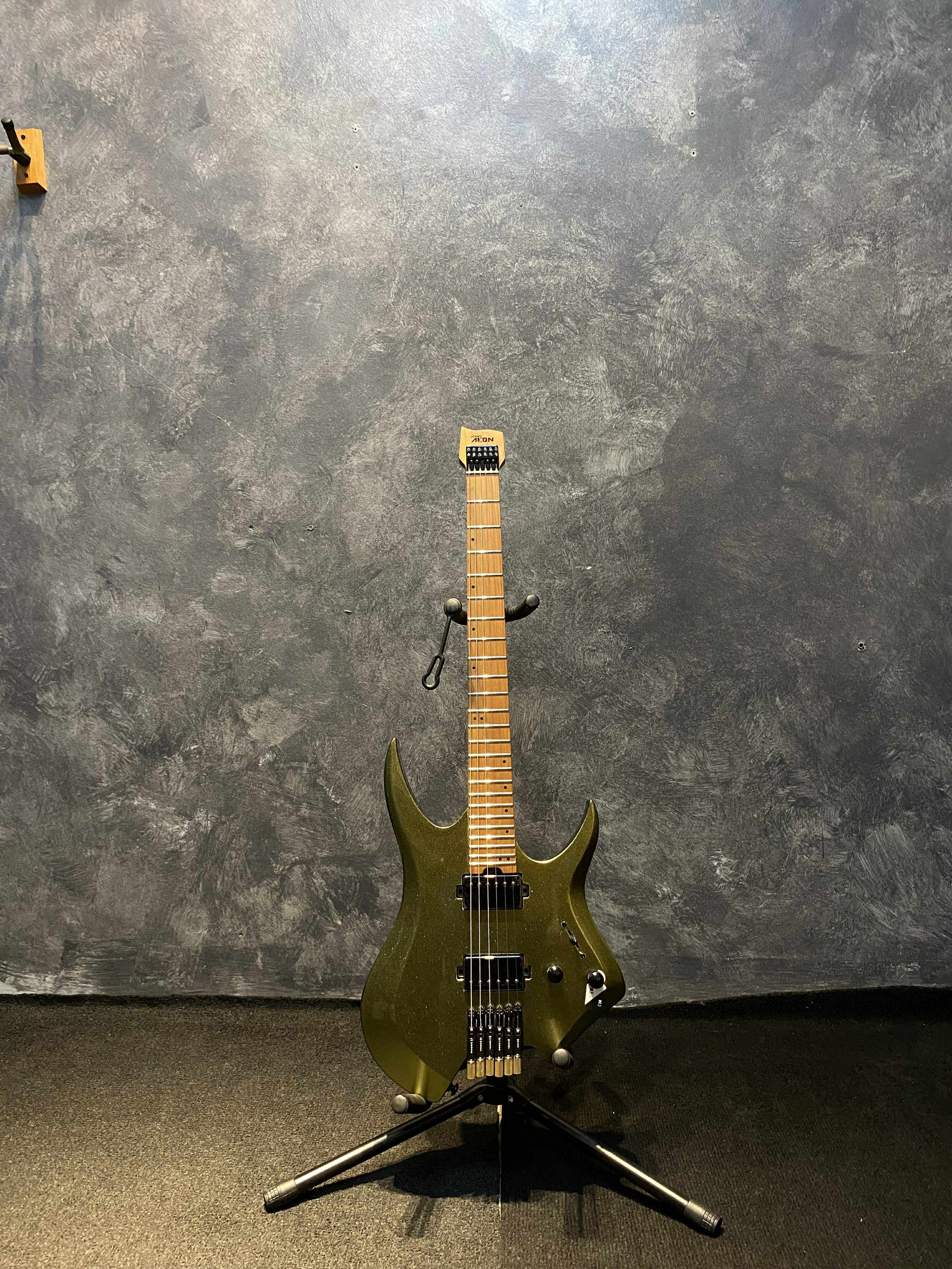 JCraft Aeon Headless Electric Guitar - Green Chameleon | PIMA GUITARS